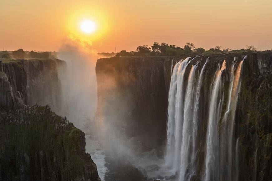 Shasha Africa | Victoria Falls Tour & Zimbabwe Safari